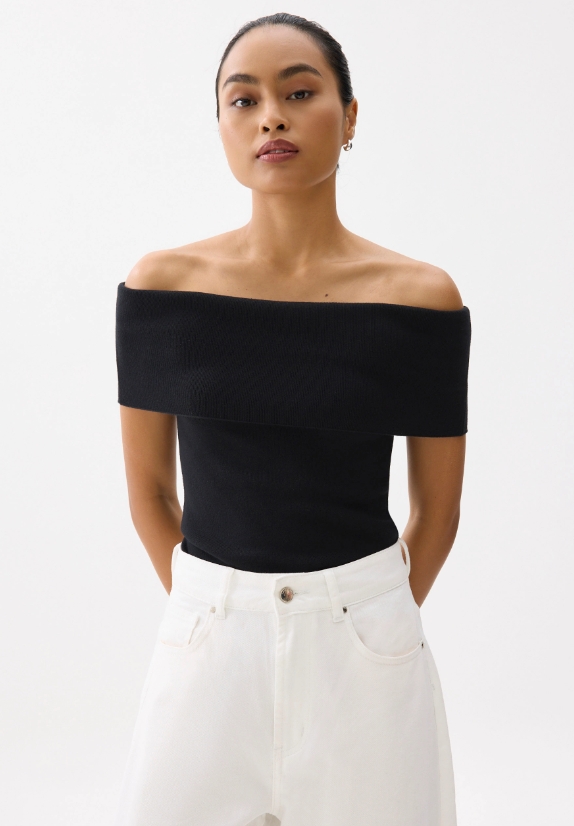 Fitted Off Shoulder Knit Top